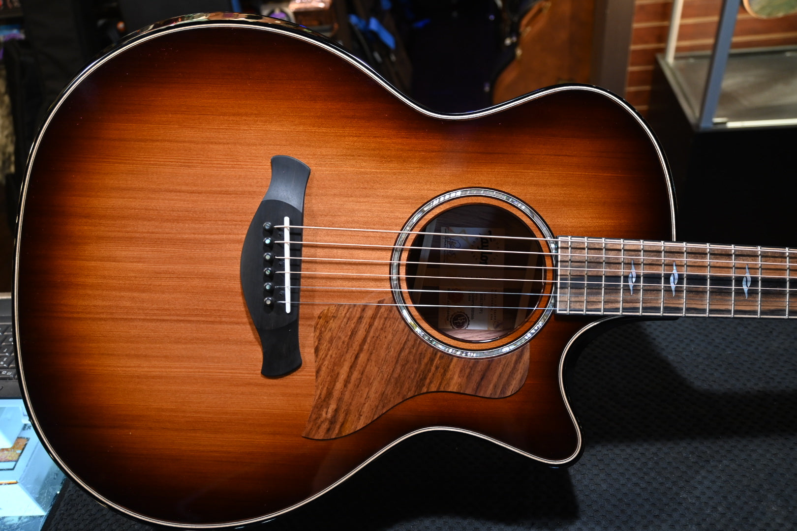 Taylor Builder s Edition 814ce Sinker Redwood Honduran Rosewood Kona Taylor Builder s Edition 814ce Sinker Redwood Honduran Rosewood Kona